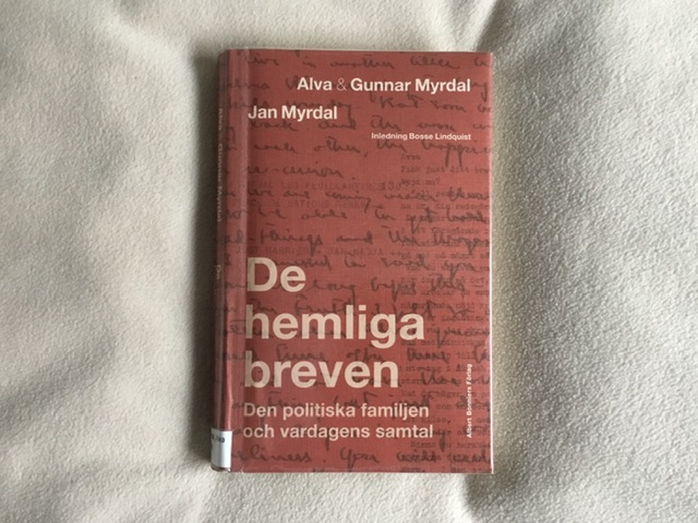 De hemliga breven av Alva, Gunnar och Jan Myrdal – Mösstanten